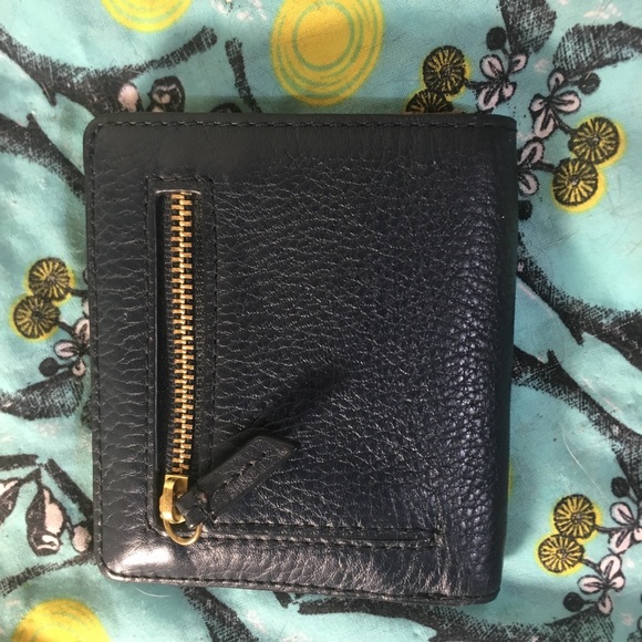 Fossil | Bags | Fossil Bifold Wallet | Poshmark